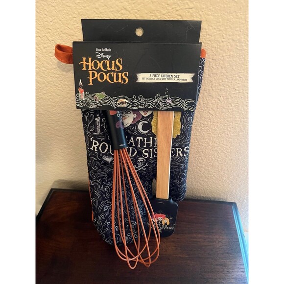 Disney | Kitchen | Disney Hocus Pocus 3 Piece Kitchen Set | Poshmark